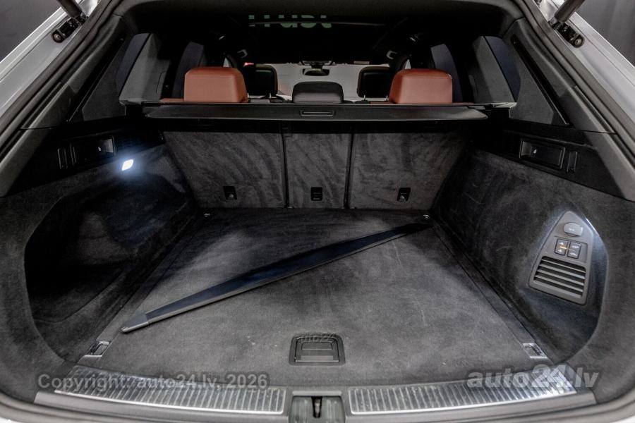 Pelēks Volkswagen Touareg 2018 Pērnava, ar dzinēja tilpumu 3.00 L un nobraukumu 219 tūkst. km par 31200 €, foto 21 vietnē AUTOMOTO.COM.LV