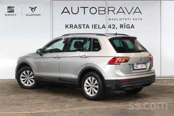 Grey Volkswagen Touareg 2019 in Riga, with an engine capacity of 2.00 L and mileage of 151 thousand km for 5190 €, photo 8 on AUTOMOTO.COM.LV