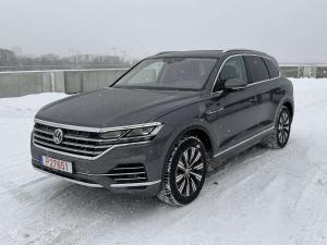 Pelēks Volkswagen Touareg 2019 Viļņa, ar dzinēja tilpumu 2.97 L un nobraukumu 265 tūkst. km par 26900 €, foto  vietnē AUTOMOTO.COM.LV