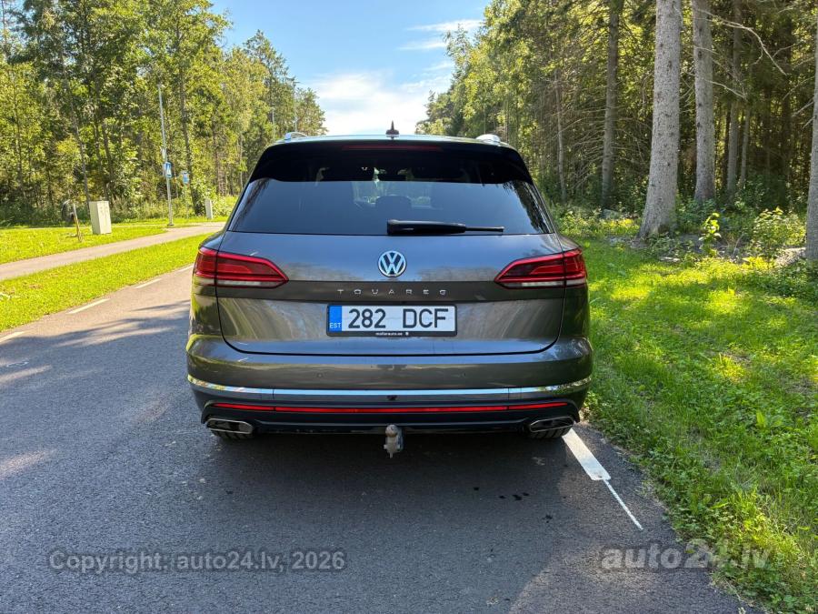 Pelēks Volkswagen Touareg 2019 Tallina, ar dzinēja tilpumu 3.00 L un nobraukumu 175 tūkst. km par 32900 €, foto 7 vietnē AUTOMOTO.COM.LV