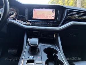 Pelēks Volkswagen Touareg 2019 Tallina, ar dzinēja tilpumu 3.00 L un nobraukumu 175 tūkst. km par 32900 €, foto 11 vietnē AUTOMOTO.COM.LV