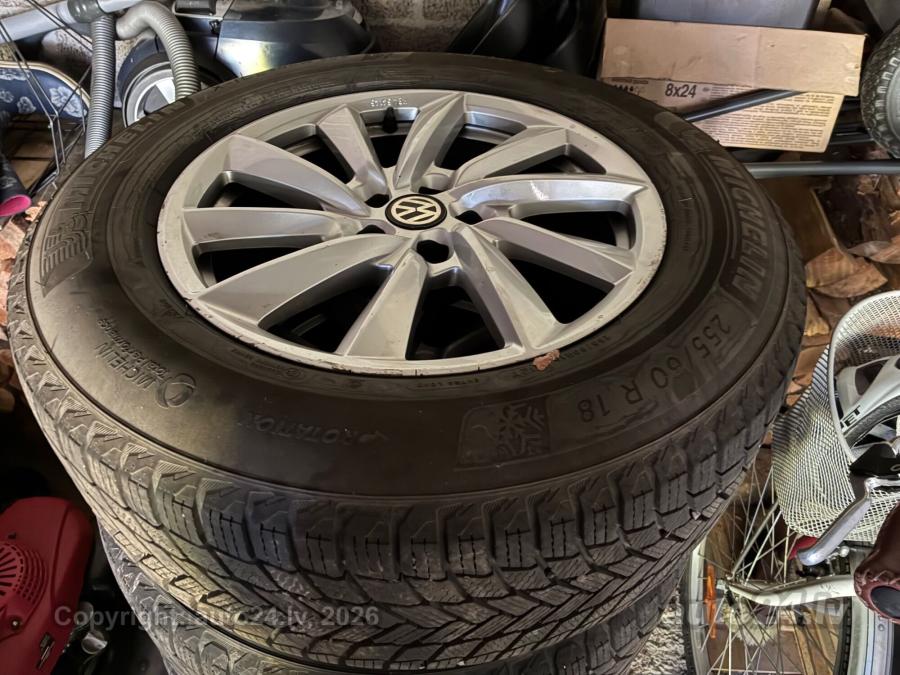 Pelēks Volkswagen Touareg 2019 Tallina, ar dzinēja tilpumu 3.00 L un nobraukumu 175 tūkst. km par 32900 €, foto 19 vietnē AUTOMOTO.COM.LV