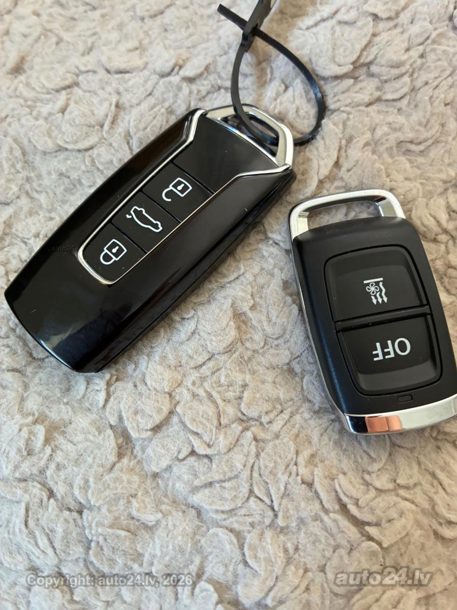 Pelēks Volkswagen Touareg 2019 Tallina, ar dzinēja tilpumu 3.00 L un nobraukumu 175 tūkst. km par 32900 €, foto 20 vietnē AUTOMOTO.COM.LV