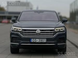 Pelēks Volkswagen Touareg 2019 Rīga, ar dzinēja tilpumu 3.00 L un nobraukumu 188 tūkst. km par 32000 €, foto 3 vietnē AUTOMOTO.COM.LV