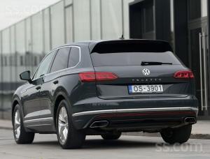 Pelēks Volkswagen Touareg 2019 Rīga, ar dzinēja tilpumu 3.00 L un nobraukumu 188 tūkst. km par 32000 €, foto 6 vietnē AUTOMOTO.COM.LV