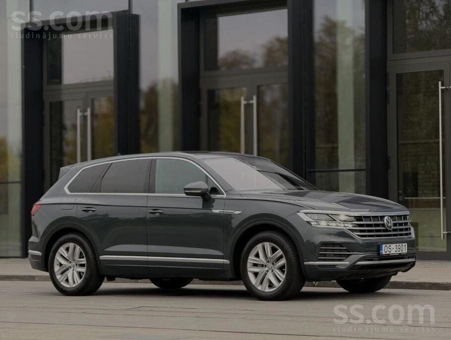 Pelēks Volkswagen Touareg 2019 Rīga, ar dzinēja tilpumu 3.00 L un nobraukumu 188 tūkst. km par 32000 €, foto 9 vietnē AUTOMOTO.COM.LV