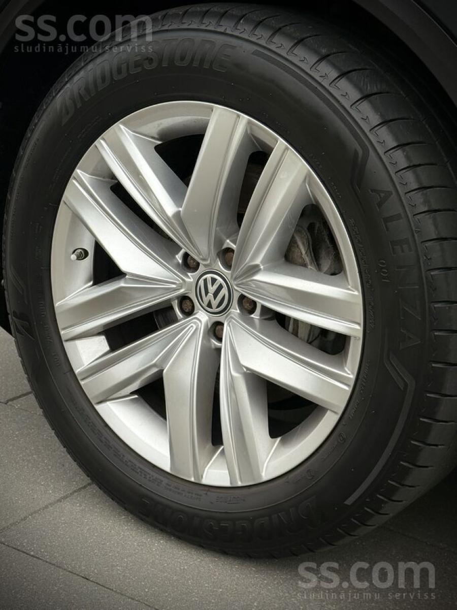 Pelēks Volkswagen Touareg 2019 Rīga, ar dzinēja tilpumu 3.00 L un nobraukumu 188 tūkst. km par 32000 €, foto 14 vietnē AUTOMOTO.COM.LV