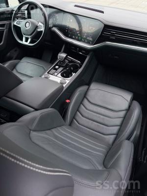 Pelēks Volkswagen Touareg 2019 Rīga, ar dzinēja tilpumu 3.00 L un nobraukumu 188 tūkst. km par 32000 €, foto 15 vietnē AUTOMOTO.COM.LV