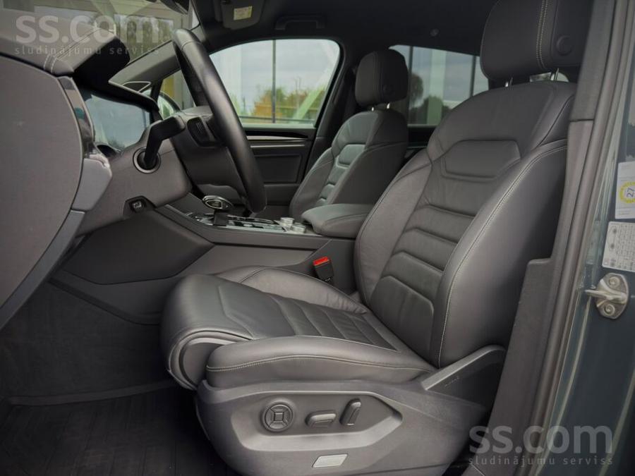 Pelēks Volkswagen Touareg 2019 Rīga, ar dzinēja tilpumu 3.00 L un nobraukumu 188 tūkst. km par 32000 €, foto 17 vietnē AUTOMOTO.COM.LV