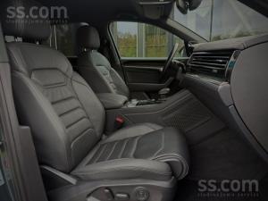 Pelēks Volkswagen Touareg 2019 Rīga, ar dzinēja tilpumu 3.00 L un nobraukumu 188 tūkst. km par 32000 €, foto 18 vietnē AUTOMOTO.COM.LV