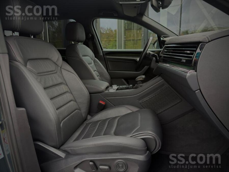 Pelēks Volkswagen Touareg 2019 Rīga, ar dzinēja tilpumu 3.00 L un nobraukumu 188 tūkst. km par 32000 €, foto 18 vietnē AUTOMOTO.COM.LV