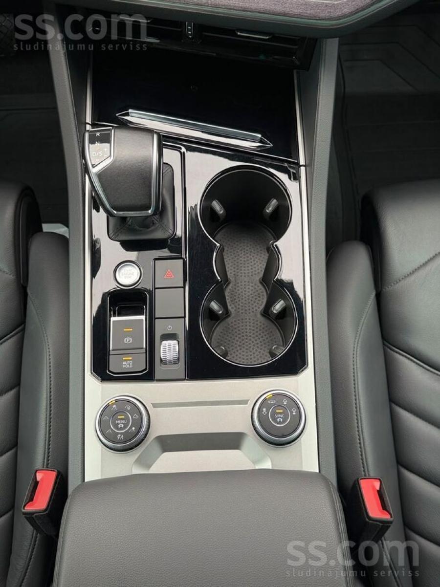 Pelēks Volkswagen Touareg 2019 Rīga, ar dzinēja tilpumu 3.00 L un nobraukumu 188 tūkst. km par 32000 €, foto 22 vietnē AUTOMOTO.COM.LV