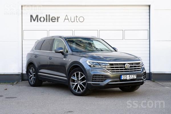 Grey Volkswagen Touareg 2019 in Riga, with an engine capacity of 3.00 L and mileage of 124 thousand km for 30950 €, photo 3 on AUTOMOTO.COM.LV