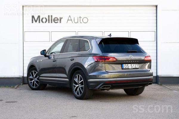 Grey Volkswagen Touareg 2019 in Riga, with an engine capacity of 3.00 L and mileage of 124 thousand km for 30950 €, photo 5 on AUTOMOTO.COM.LV