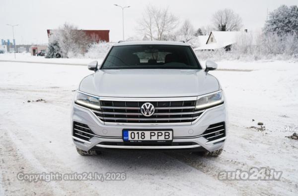 Pelēks Volkswagen Touareg 2020 Tartu, ar dzinēja tilpumu 3.00 L un nobraukumu 163 tūkst. km par 35900 €, foto 2 vietnē AUTOMOTO.COM.LV