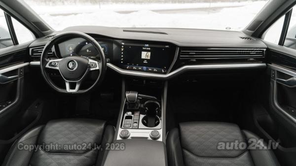 Pelēks Volkswagen Touareg 2020 Tartu, ar dzinēja tilpumu 3.00 L un nobraukumu 163 tūkst. km par 35900 €, foto 9 vietnē AUTOMOTO.COM.LV