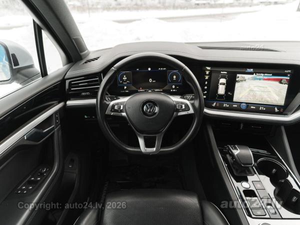 Pelēks Volkswagen Touareg 2020 Tartu, ar dzinēja tilpumu 3.00 L un nobraukumu 163 tūkst. km par 35900 €, foto 10 vietnē AUTOMOTO.COM.LV