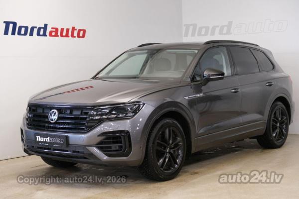 Grey Volkswagen Touareg 2020 in Tallinn, with an engine capacity of 3.00 L and mileage of 156 thousand km for 39900 €, photo 1 on AUTOMOTO.COM.LV