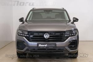 Grey Volkswagen Touareg 2020 in Tallinn, with an engine capacity of 3.00 L and mileage of 156 thousand km for 39900 €, photo 3 on AUTOMOTO.COM.LV