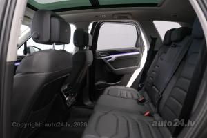 Grey Volkswagen Touareg 2020 in Tallinn, with an engine capacity of 3.00 L and mileage of 156 thousand km for 39900 €, photo 6 on AUTOMOTO.COM.LV