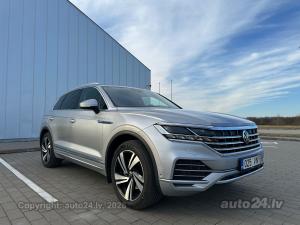 Grey Volkswagen Touareg 2020 in Tallinn, with an engine capacity of 3.00 L and mileage of 152 thousand km for 46000 €, photo 4 on AUTOMOTO.COM.LV