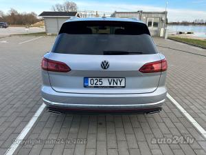 Grey Volkswagen Touareg 2020 in Tallinn, with an engine capacity of 3.00 L and mileage of 152 thousand km for 46000 €, photo 6 on AUTOMOTO.COM.LV