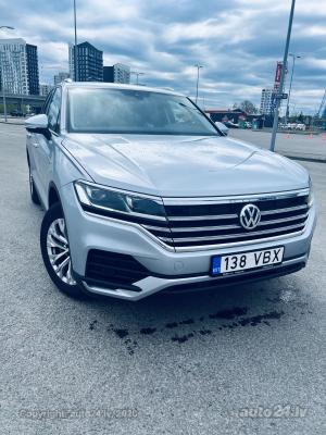 Pelēks Volkswagen Touareg 2020 Tallina, ar dzinēja tilpumu 3.00 L un nobraukumu 112 tūkst. km par 30500 €, foto 4 vietnē AUTOMOTO.COM.LV