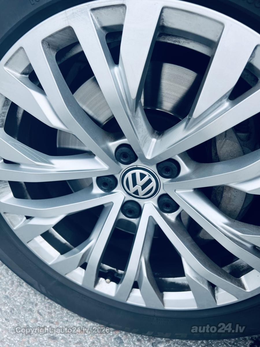 Pelēks Volkswagen Touareg 2020 Tallina, ar dzinēja tilpumu 3.00 L un nobraukumu 112 tūkst. km par 30500 €, foto 9 vietnē AUTOMOTO.COM.LV