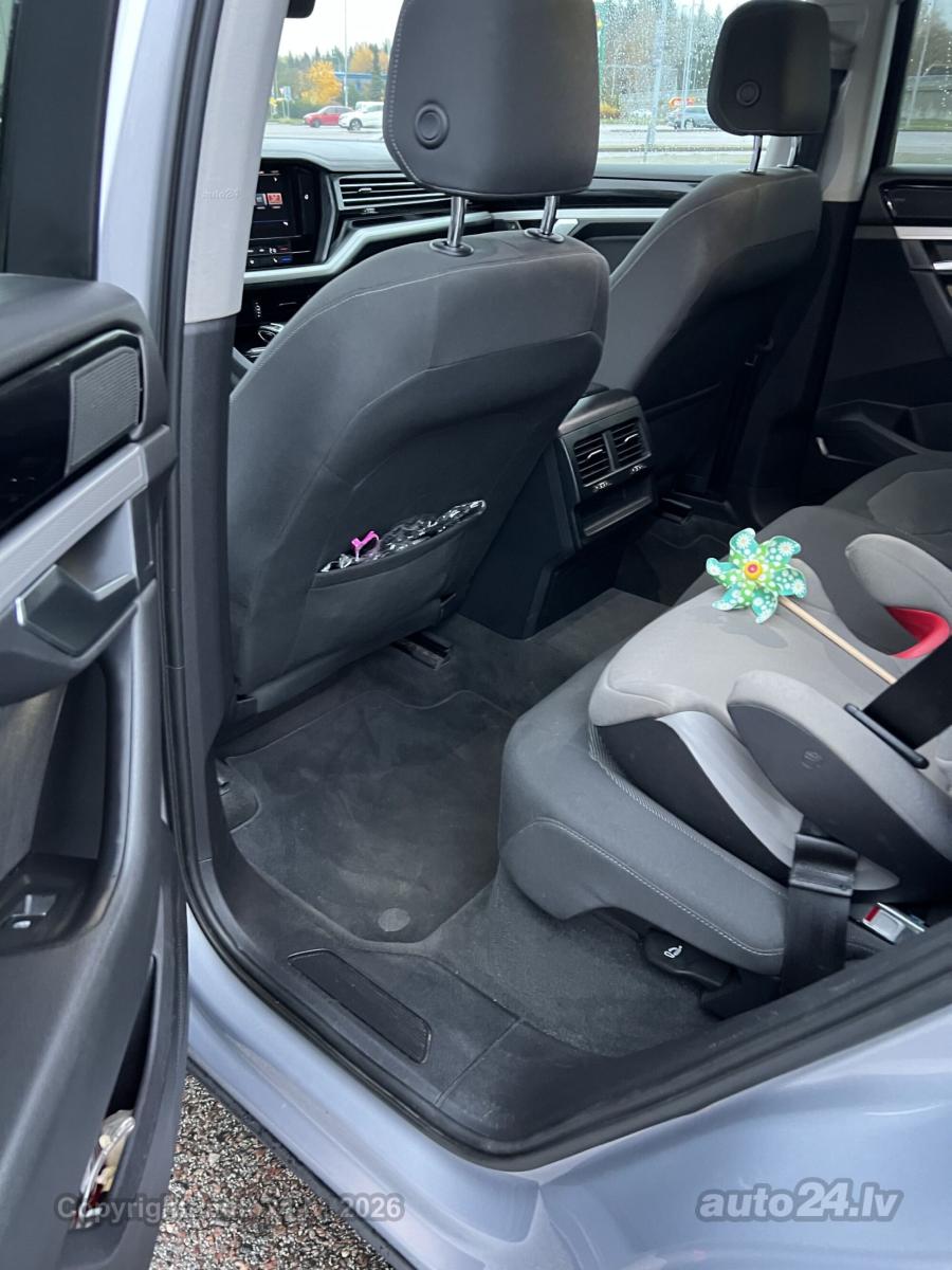 Pelēks Volkswagen Touareg 2020 Tallina, ar dzinēja tilpumu 3.00 L un nobraukumu 112 tūkst. km par 30500 €, foto 14 vietnē AUTOMOTO.COM.LV