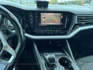 Pelēks Volkswagen Touareg 2020 Tallina, ar dzinēja tilpumu 3.00 L un nobraukumu 112 tūkst. km par 30500 €, foto 15 vietnē AUTOMOTO.COM.LV