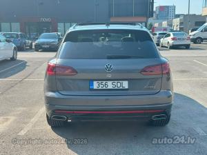 Grey Volkswagen Touareg 2020 in Tallinn, with an engine capacity of 3.00 L and mileage of 119 thousand km for 50000 €, photo 5 on AUTOMOTO.COM.LV