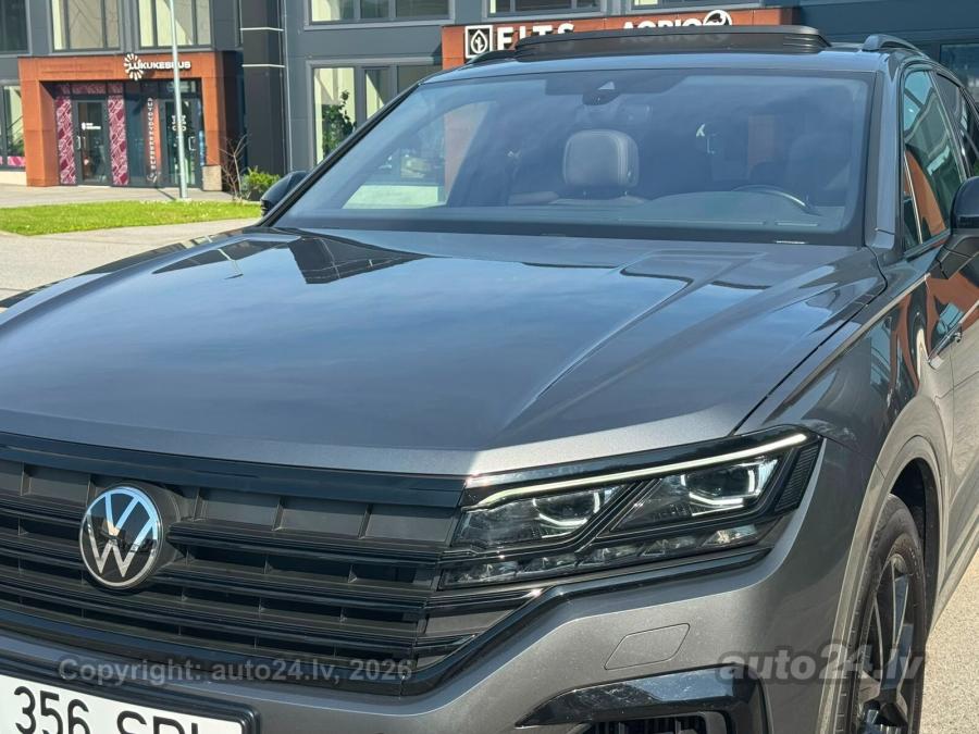 Grey Volkswagen Touareg 2020 in Tallinn, with an engine capacity of 3.00 L and mileage of 119 thousand km for 50000 €, photo 6 on AUTOMOTO.COM.LV