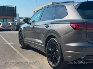 Grey Volkswagen Touareg 2020 in Tallinn, with an engine capacity of 3.00 L and mileage of 119 thousand km for 50000 €, photo 7 on AUTOMOTO.COM.LV