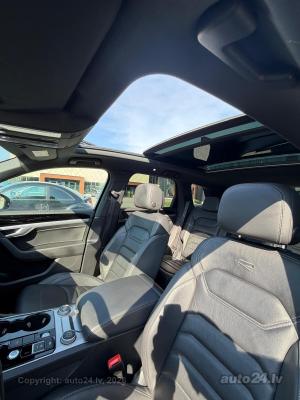 Grey Volkswagen Touareg 2020 in Tallinn, with an engine capacity of 3.00 L and mileage of 119 thousand km for 50000 €, photo 18 on AUTOMOTO.COM.LV