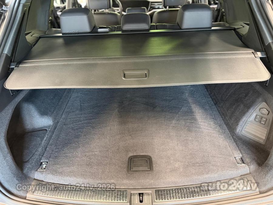 Grey Volkswagen Touareg 2020 in Tallinn, with an engine capacity of 3.00 L and mileage of 119 thousand km for 50000 €, photo 28 on AUTOMOTO.COM.LV