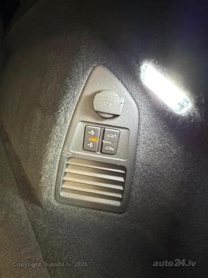 Grey Volkswagen Touareg 2020 in Tallinn, with an engine capacity of 3.00 L and mileage of 119 thousand km for 50000 €, photo 30 on AUTOMOTO.COM.LV