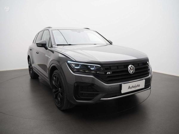 Grey Volkswagen Touareg 2020 in Vilnius, with an engine capacity of 2.97 L and mileage of 184 thousand km for 39000 €, photo 3 on AUTOMOTO.COM.LV