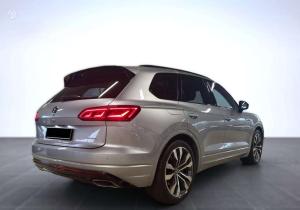 Pelēks Volkswagen Touareg 2021 Viļņa, ar dzinēja tilpumu 3.00 L un nobraukumu 90 tūkst. km par 52999 €, foto 7 vietnē AUTOMOTO.COM.LV