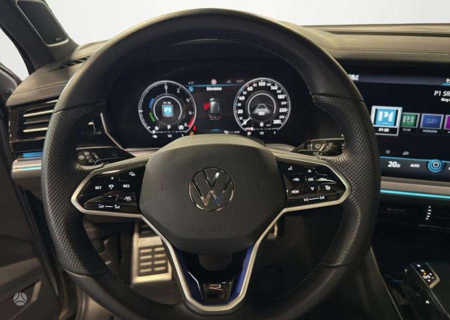 Pelēks Volkswagen Touareg 2021 Viļņa, ar dzinēja tilpumu 3.00 L un nobraukumu 90 tūkst. km par 52999 €, foto 10 vietnē AUTOMOTO.COM.LV