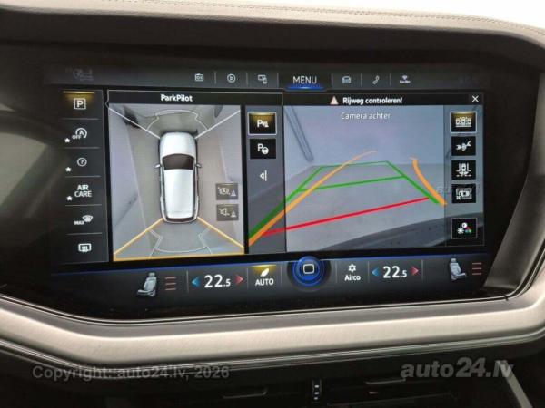 Grey Volkswagen Touareg 2021 in Tallinn, with an engine capacity of 3.00 L and mileage of 179 thousand km for 49800 €, photo 10 on AUTOMOTO.COM.LV