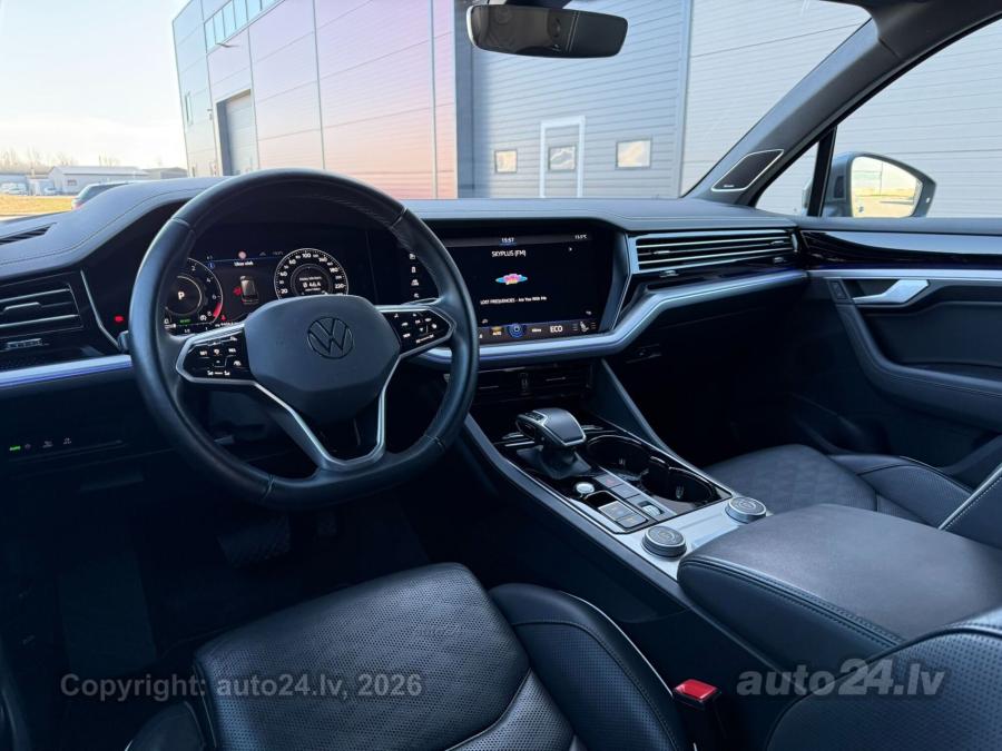 Серый Фольксваген Туарег 2021 в Тарту, объемом двигателя 3.00 л и пробегом 97 тыс. км за 49900 €, фото 15 на AUTOMOTO.COM.LV