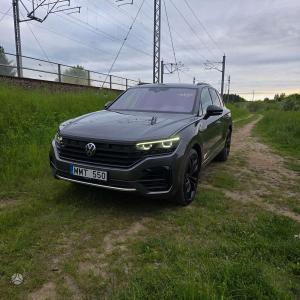 Grey Volkswagen Touareg 2021 in Vilnius, with an engine capacity of 3.00 L and mileage of 199 thousand km for 36000 €, photo 5 on AUTOMOTO.COM.LV
