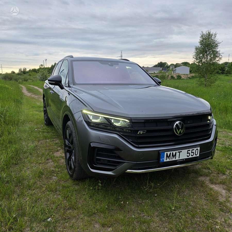 Grey Volkswagen Touareg 2021 in Vilnius, with an engine capacity of 3.00 L and mileage of 199 thousand km for 36000 €, photo 7 on AUTOMOTO.COM.LV