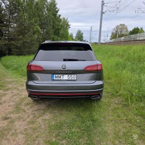 Grey Volkswagen Touareg 2021 in Vilnius, with an engine capacity of 3.00 L and mileage of 199 thousand km for 36000 €, photo 10 on AUTOMOTO.COM.LV