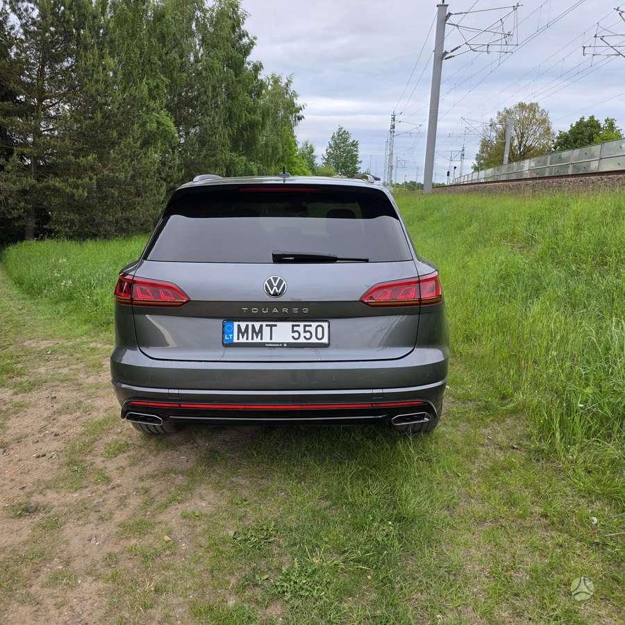 Grey Volkswagen Touareg 2021 in Vilnius, with an engine capacity of 3.00 L and mileage of 199 thousand km for 36000 €, photo 10 on AUTOMOTO.COM.LV