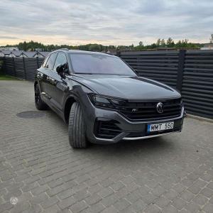 Grey Volkswagen Touareg 2021 in Vilnius, with an engine capacity of 3.00 L and mileage of 199 thousand km for 36000 €, photo 15 on AUTOMOTO.COM.LV