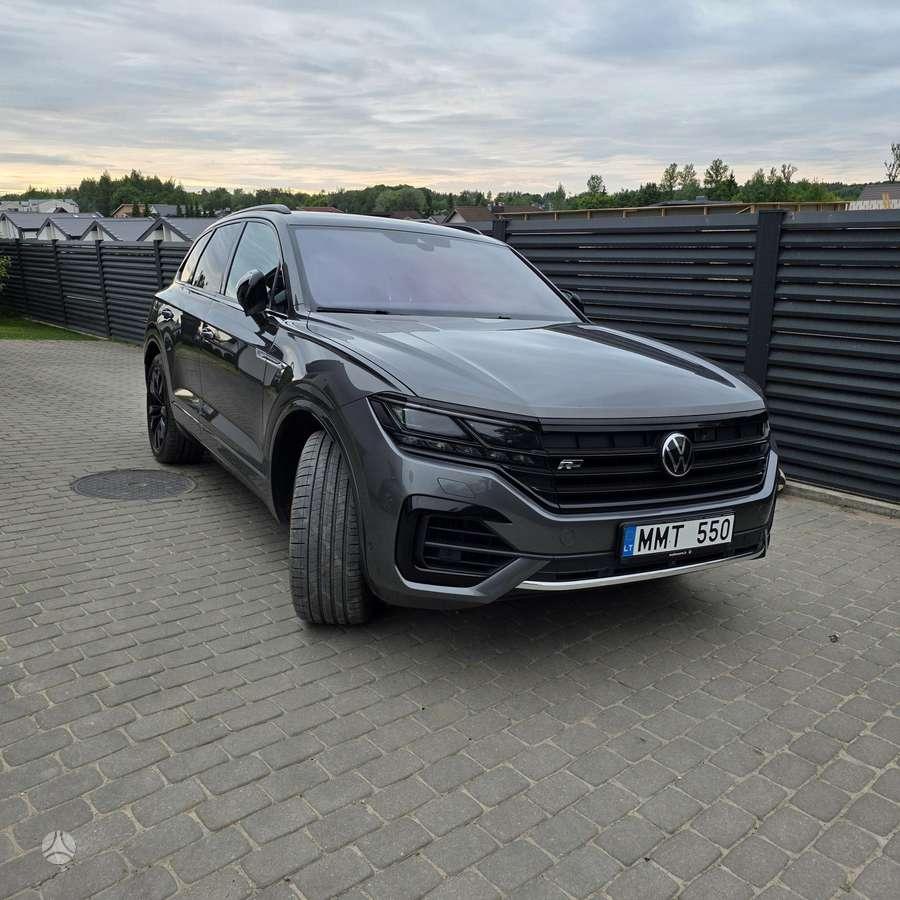 Grey Volkswagen Touareg 2021 in Vilnius, with an engine capacity of 3.00 L and mileage of 199 thousand km for 36000 €, photo 15 on AUTOMOTO.COM.LV