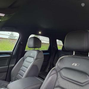 Grey Volkswagen Touareg 2021 in Vilnius, with an engine capacity of 3.00 L and mileage of 199 thousand km for 36000 €, photo 19 on AUTOMOTO.COM.LV