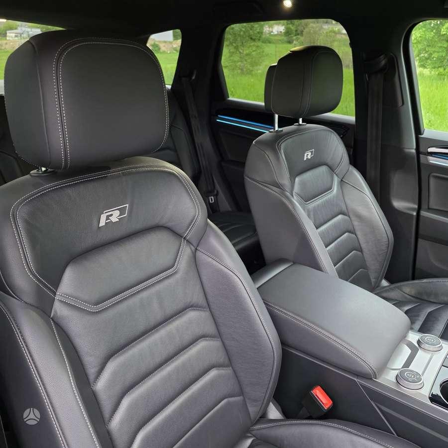 Grey Volkswagen Touareg 2021 in Vilnius, with an engine capacity of 3.00 L and mileage of 199 thousand km for 36000 €, photo 20 on AUTOMOTO.COM.LV