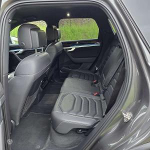 Grey Volkswagen Touareg 2021 in Vilnius, with an engine capacity of 3.00 L and mileage of 199 thousand km for 36000 €, photo 24 on AUTOMOTO.COM.LV
